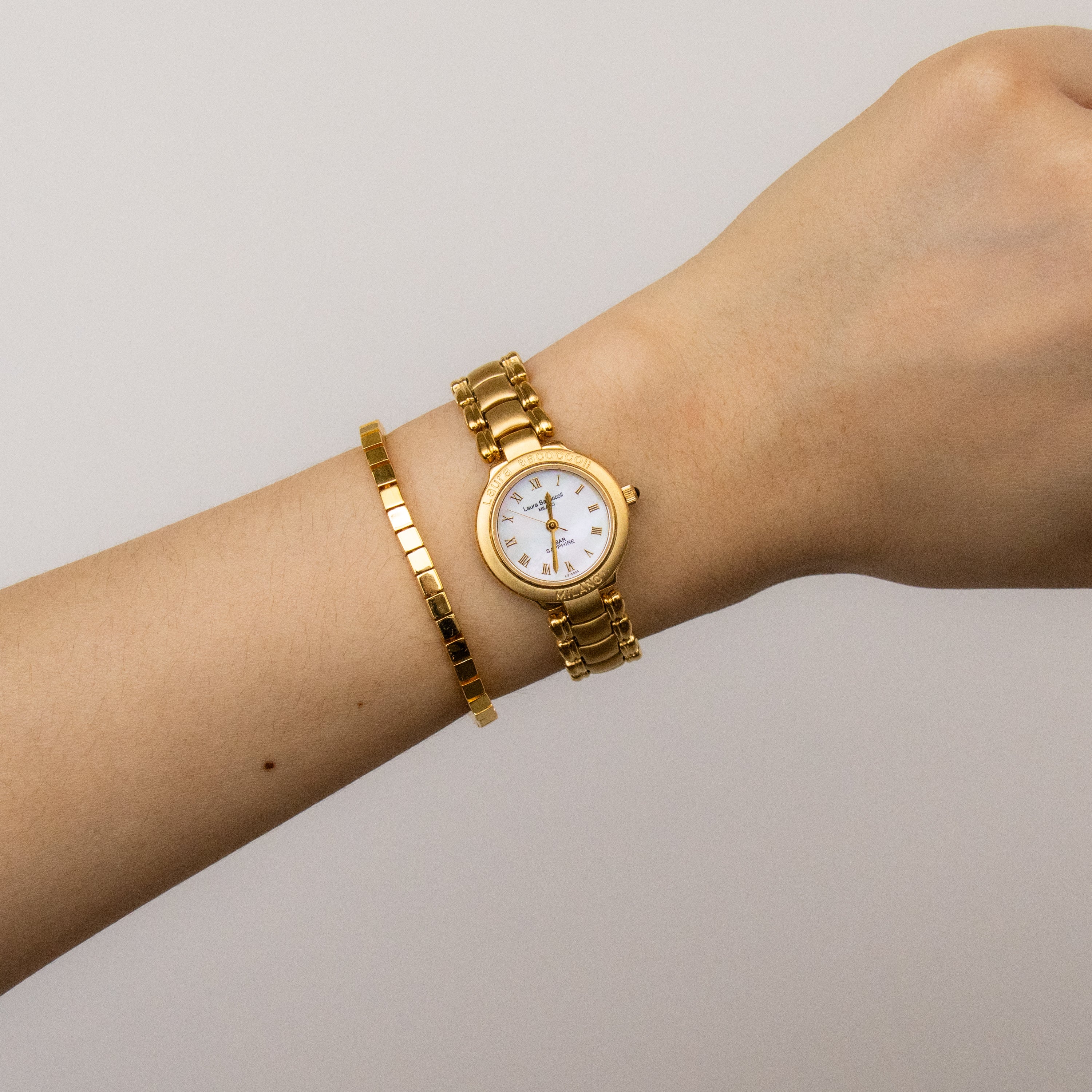 Vintage Laura Bacoccoli Round Gold Women's Watch | Caitlyn Minimalist
