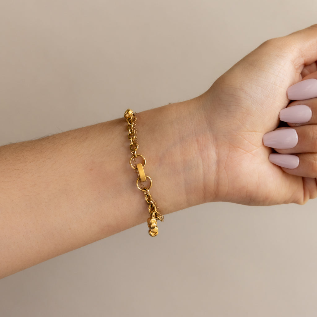 Vintage Alba Tulip Charm Link Gold Women's Watch | Caitlyn Minimalist