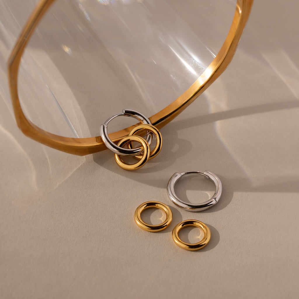 Duo Interlocking Link Mixed Metal Hoop Earrings | Caitlyn Minimalist
