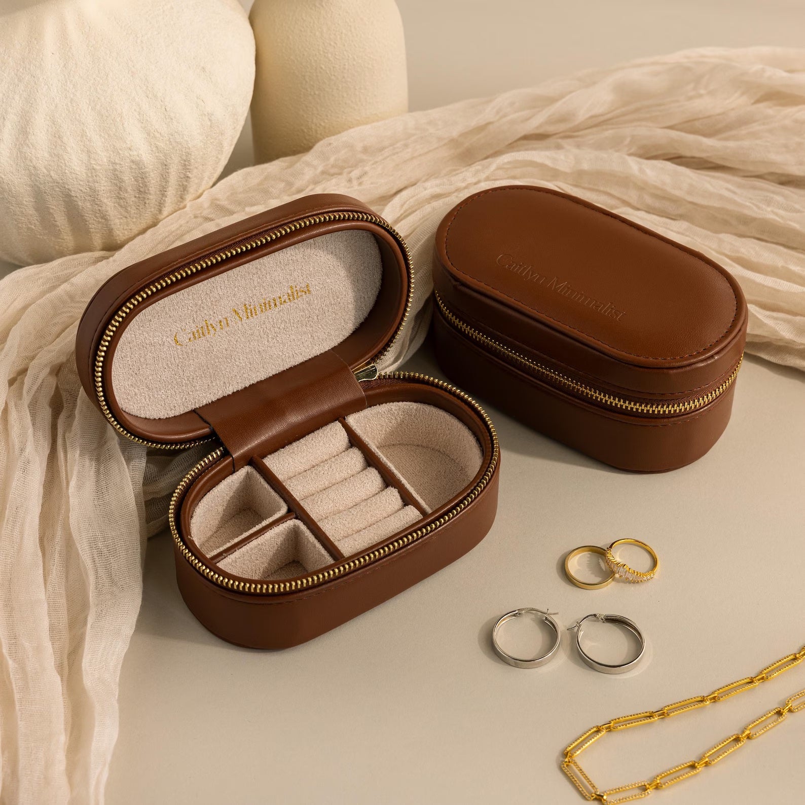 Oval Leather Compact Jewelry Travel Case Box | Caitlyn Minimalist