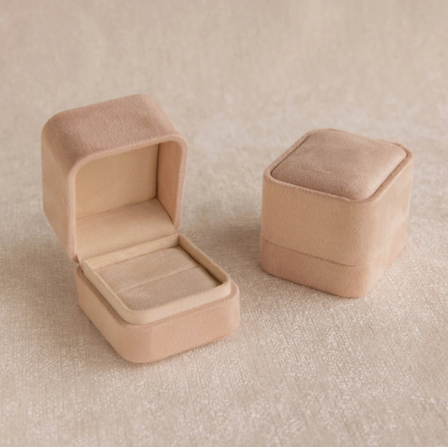 Square Pink Suede Single Slot Ring Box | Caitlyn Minimalist