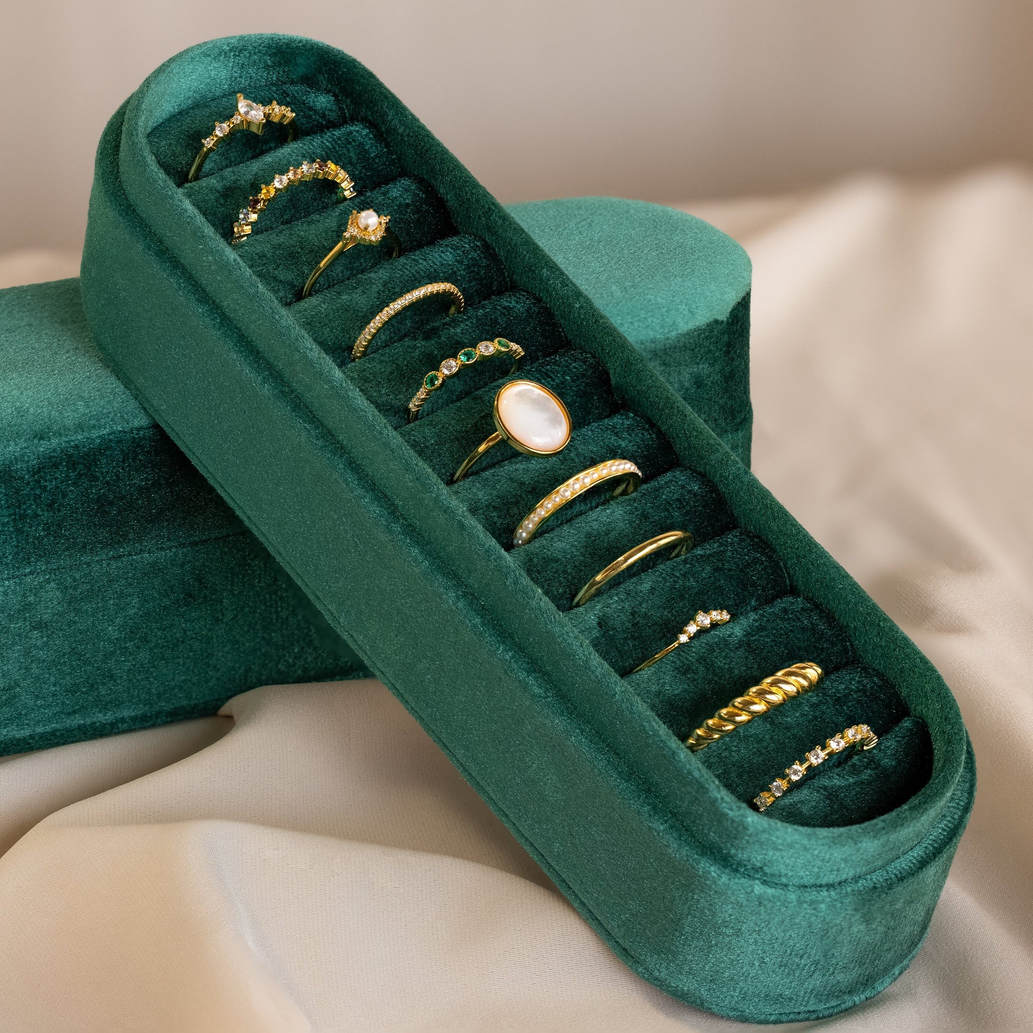 11 Slot Slim Emerald Green Velvet Ring Box | Caitlyn Minimalist
