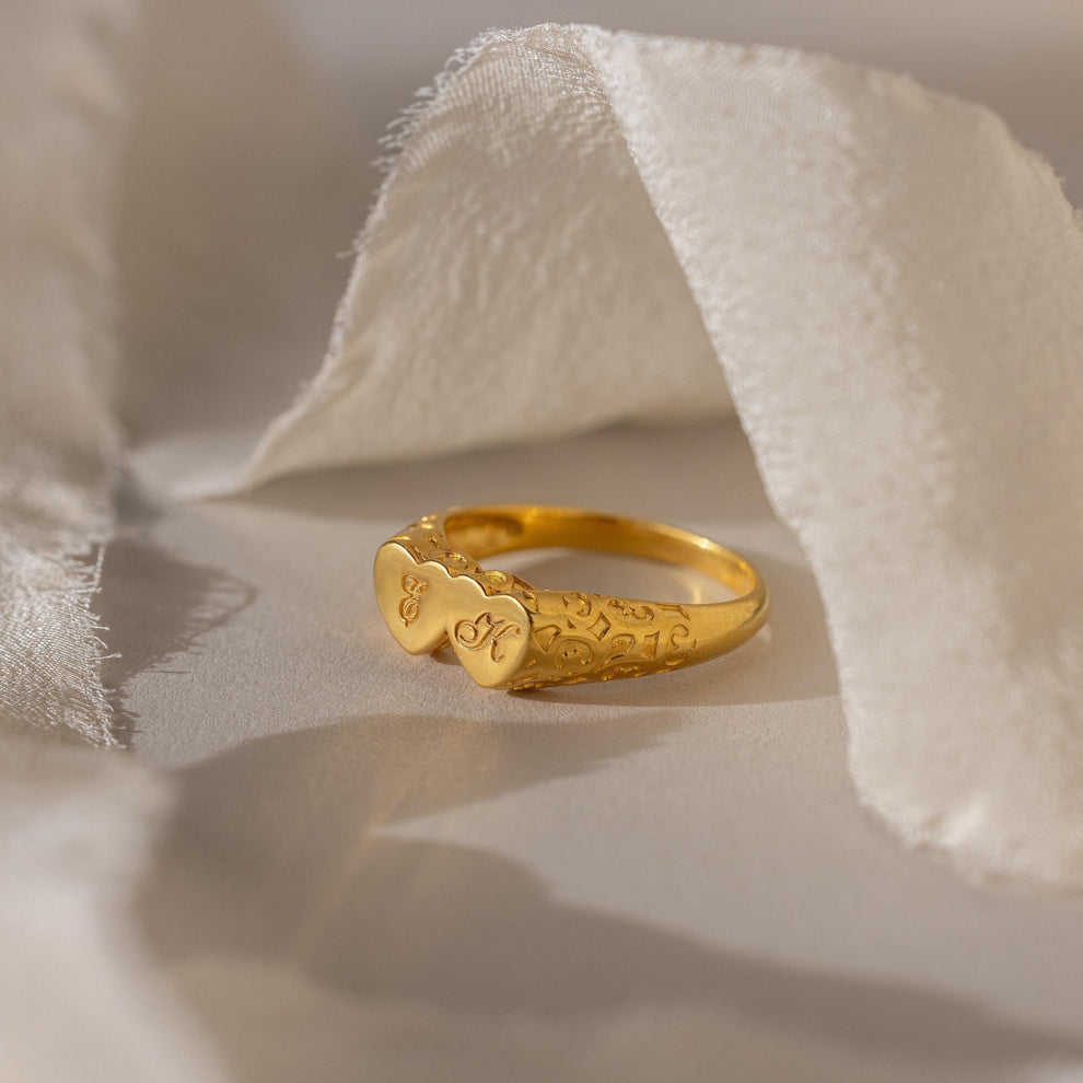 Custom Duo Toi et Moi Initial Letter Heart Signet Ring | Caitlyn Minimalist